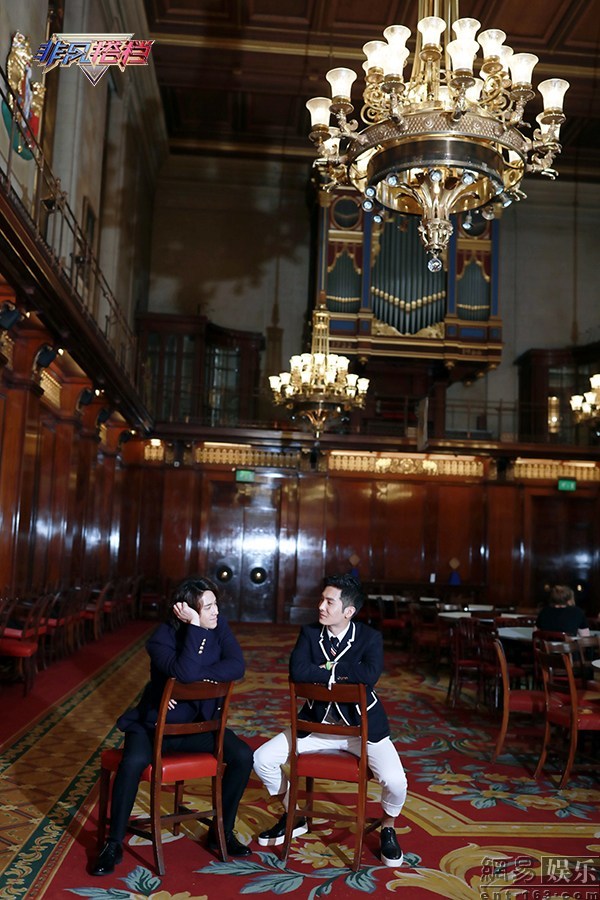 [楚聞] 陳楚河化身福爾摩斯 英倫裝扮帥氣搶眼 - RiverChen楚河板 - PTT Web